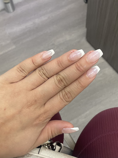 Lee Bayside Nail & Spa: Your Go-To Nail Salon in Bayside Hills, NY